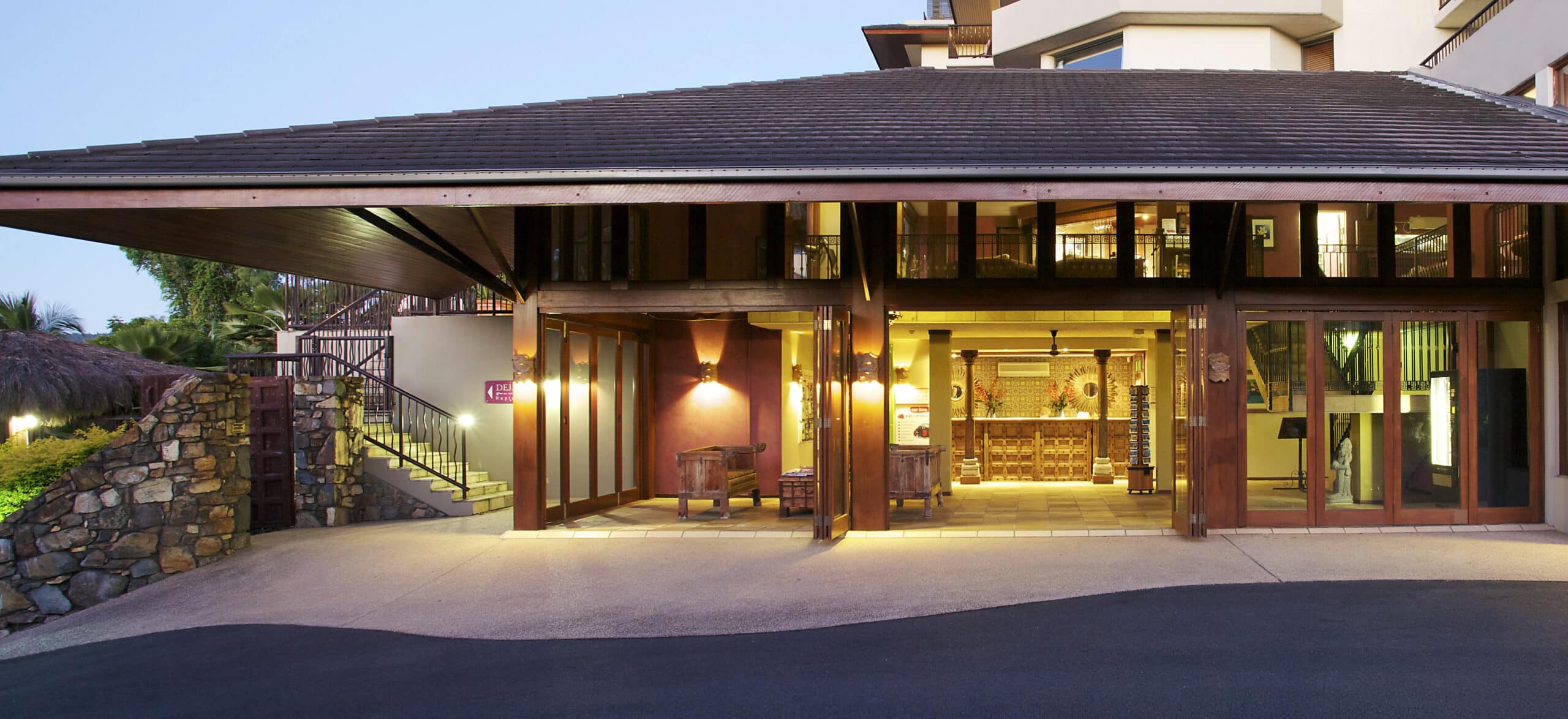 Water's Edge Resort Gallery | Queensland Resorts | at Hotels